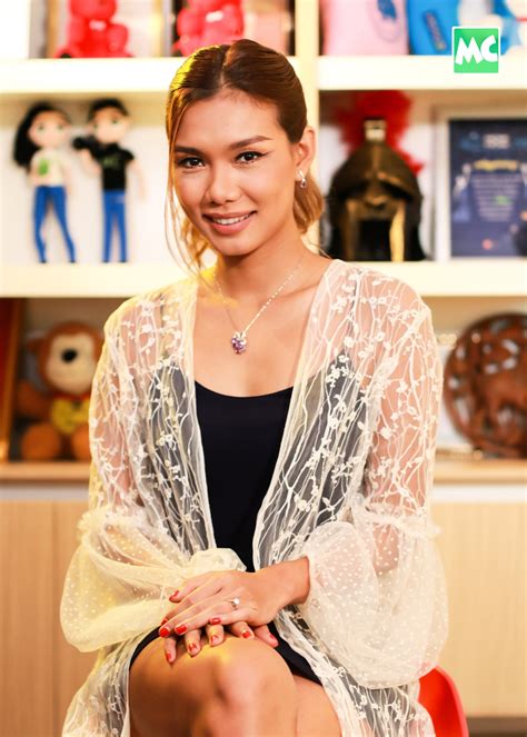 ချစ်သူ နဲ့ ရွှေလက်တွဲတော့မယ့် အဆိုတော် အမွန်း