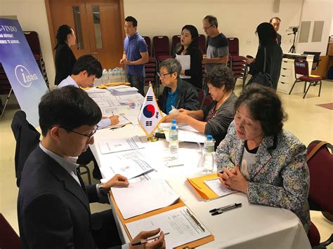 한국국적을 버리려는 미국 동포들과 다른 브라질 동포들 국적법 설명회차 멕시코에 이어 브라질 상파울루를 방문한 법무부 국적과 직원들은 브라질 동포들과 만난 자리에서