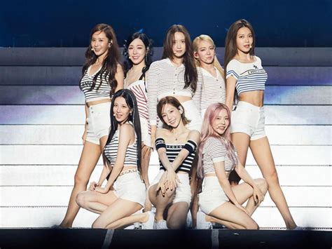 소녀시대 효연 5년 만 완전체 공연에 울컥너무 행복한 밤 소녀시대 효연 5년 만 완전체 공연에 울컥너무 행복한 밤