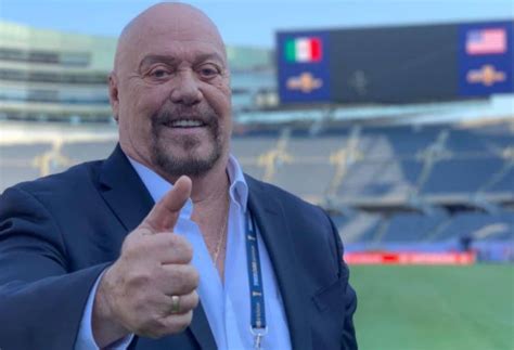 Эмоциональный дар который бермудская собака получила в конце матча Мексика против Сальвадора