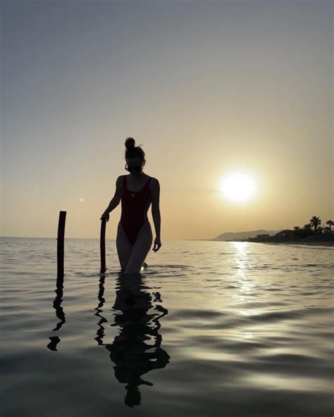 Hot Sexy Harriet Slater Bikini Pics