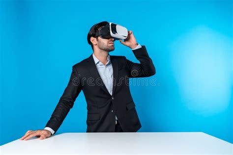 Skilled Business Man Planning Financial Plan While Using Vr Goggle