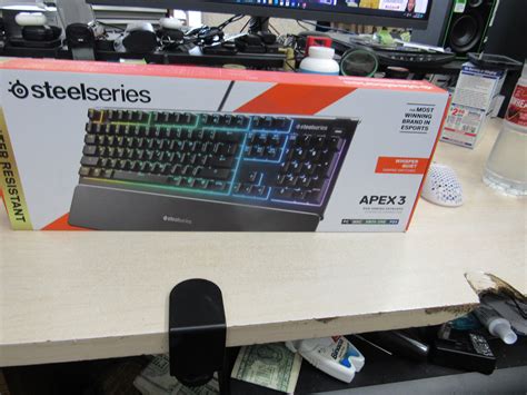 Brand New Steelseries Apex Gaming Keyboard Oled Rgb Illuminatiom Aluminum Frame Ebay