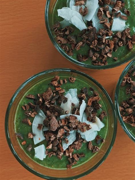 Copy Space 가방 건강한 계절 공부하다 과일 교육 구성 다양한 다이어트 달콤한 도서의 스택 두 가지 색 배경 디자인 러스틱 맛있는 매거진