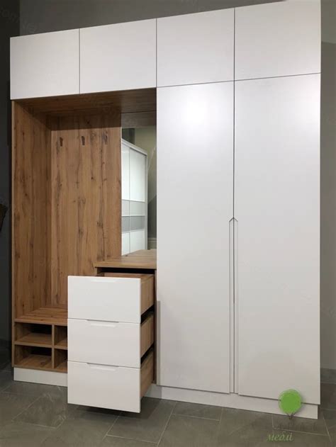 Белый шкаф в прихожую с зеркалом | Home hall design, House design ...