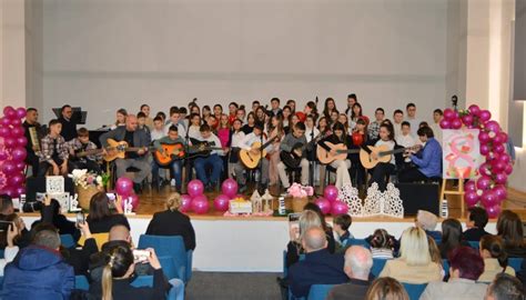 Glasno Mk Осмомартовски концерт „За нашите мајки“ на учениците и наставниците од ООМУ „Ристо