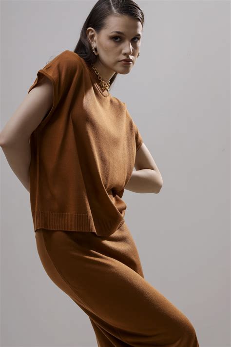 Verly Top Hava Indonesia