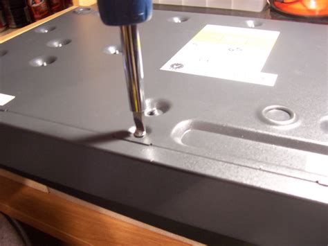 Upgrading The Memory In A Cisco 2500 Series Router 9 Steps Instructables