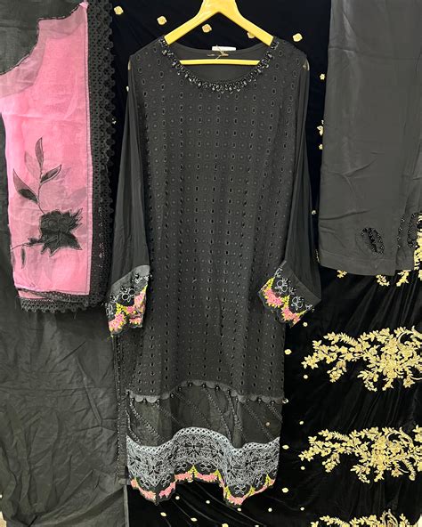 Zoya Ahmad Zunairah 83 Siyaab Lawn Hub