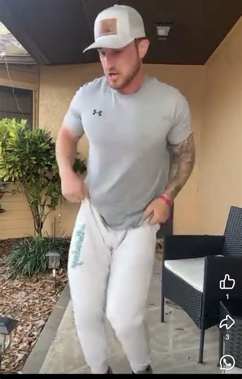 Scratch Golfer Enjoying Himself Türkçe