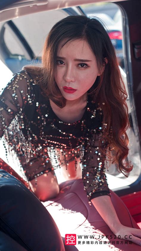 [套图] 洗车场上的网红艾小青原版图片3a137[105p 736m] 街拍疯 引领美女街拍潮流风尚