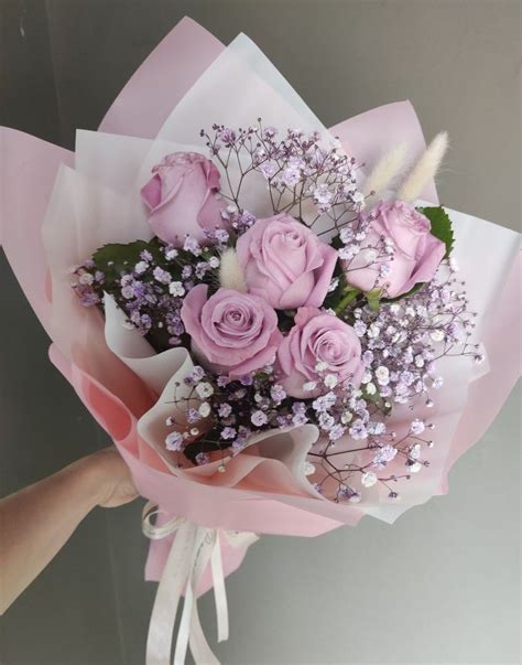 Нежный букет в 2024 г Флористика Розовые розы Цветочные композиции