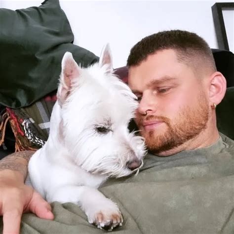 Ben Chambers Benj Chambers • Threads Say More