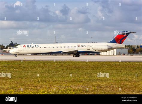 Delta Mcdonnell Douglas Md 80