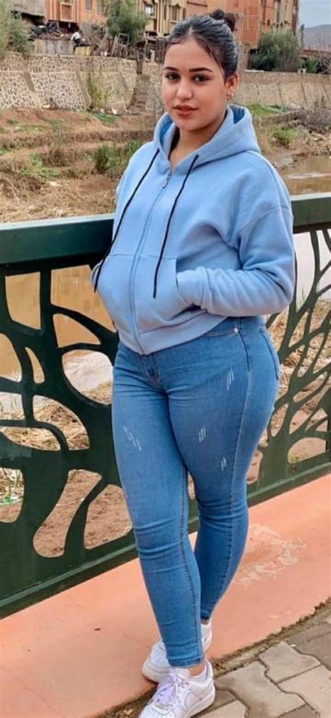 نادية بنت خميسات