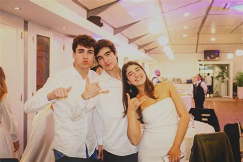 Ghim C A Maria Tr N Posts