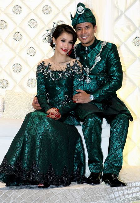 Baju Kahwin Songket Hijau Baju Pengantin Sewa Baju Pengantin Murah Di Rawang Facebook Sying