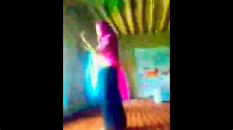 رقص دختر افغان با دمبوره Afghan Gril Dance Afg Hzr 4 Youtube