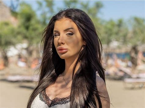 Скандал и нова тръпка разтърсиха „Ергенът Любов в рая“ Шермин в челен сблъсък с Натали ето