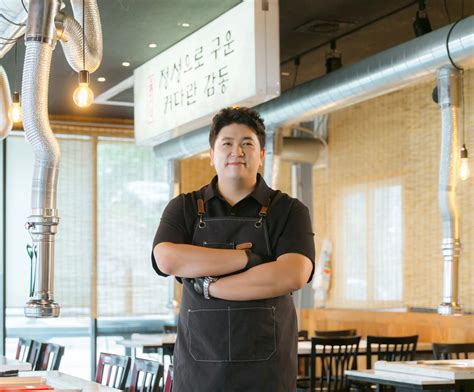 안녕 난 12년째 외식업 하는 사람이야~ 가수로도 활동 중 이지😁 12년동안 60여개의 가맹 및 직영점을 오픈하면서 정말 많이 웃고 울었어 그 과정에서 사람이나 사업에