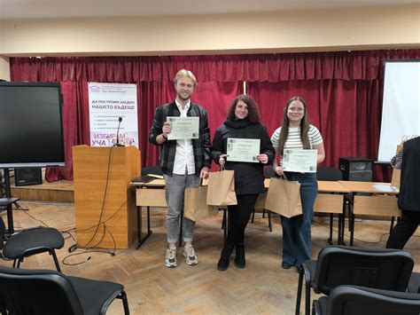 Макети от спагети ПРОФЕСИОНАЛНА ГИМНАЗИЯ ПО АРХИТЕКТУРА СТРОИТЕЛСТВО И ГЕОДЕЗИЯ АРХ КАМЕН