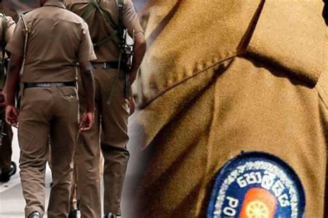 අත්අඩංගුවේ සිටි අපරාධකරු පැන ගියාට රත්නපුර නිලධාරීන් දෙදෙනකුගේ වැඩ තහනම් Divaina Breaking