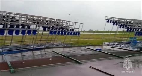 В Ростове на Дону обрушилась трибуна есть жертвы и пострадавшие дети