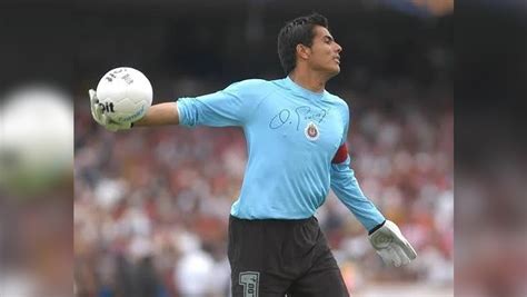 Oswaldo Sánchez Lloraba En Las Madrugadas Por Final De Chivas En 2004