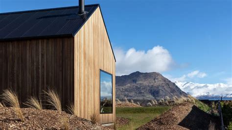 Avalanche House Is A Timber Holiday Home In New Zealands Mountains