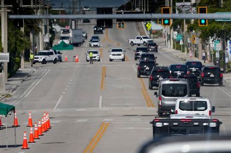 주가폭락에 퇴직연금 증발 중트럼프는 골프 중” 부글대는 미국
