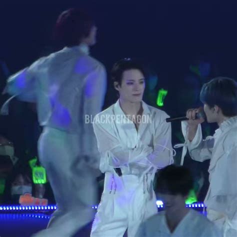 Black Pentagon On Twitter 221128 제노 오늘은 재미니가 해주나 안해주나 안하고 지켜보기 ʕ ᷅ᴥ ᷄ʔ