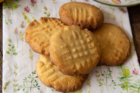 Fork Biscuits Lemon And Chocolate Fork Biscuits Recipes Thinly Spread