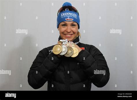 Magdalena NEUNER Mit 2 Gold 1 Silber Und 1 Bronze Medaille Biathlon WM