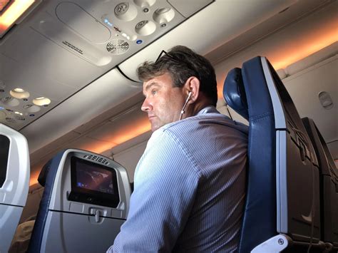 Want This Handsome Daddy On My Flight Scrolller