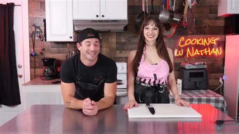 我可以和索菲亚洛克sophia Locke一起在任何位置射精 Pornhub