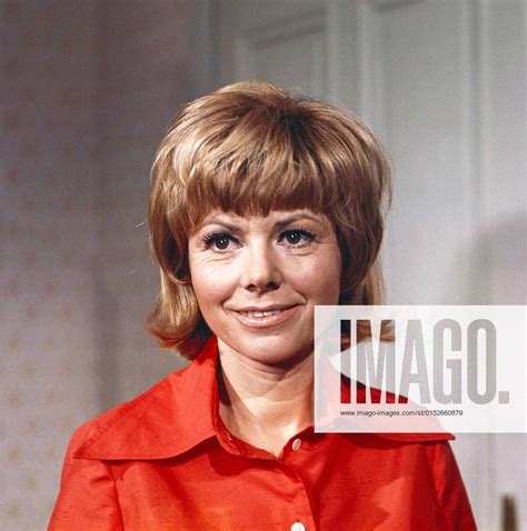 Elfriede Ott Elfriede Ott österreichische Schauspielerin Regisseurin Kabarettistin Sängerin Und
