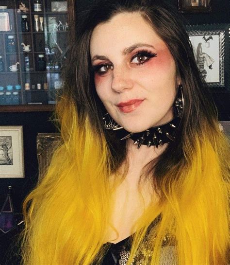 Pin On Aviva Singer Women Beauty