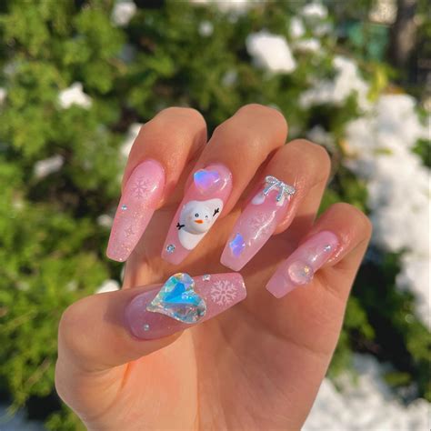 Habom 하봄 딸기 탕후루 네일 팁에 옮기기🍓 네일팁 피드는 처음이지만 하나씩 올려보려고요 ️ 개인적으로 넘 좋아하는 컬러조합입니다 ️‍🔥 사용한 컬러 및 튜토리얼은