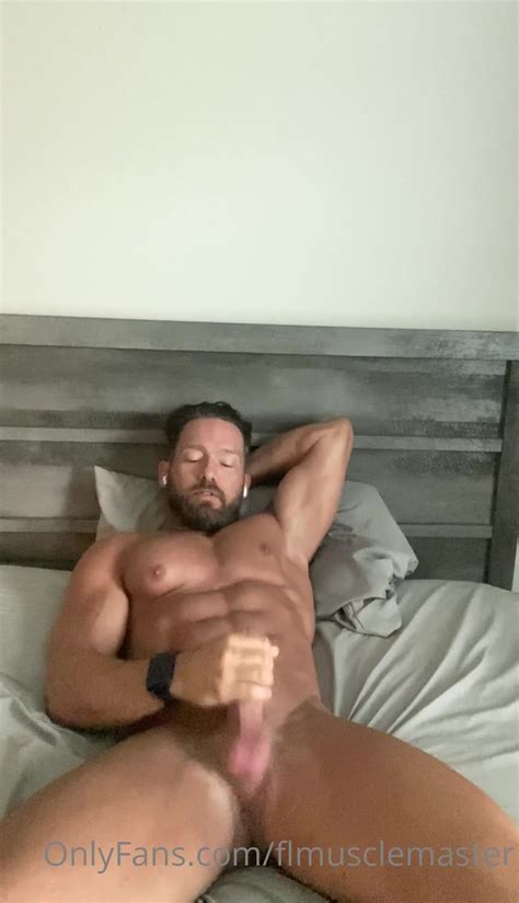 Ripped Hunk Jerks Till He Cums