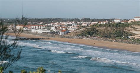 언덕에서 바라보는 해변의 풍경 사진 Unsplash의 바닷가 이미지