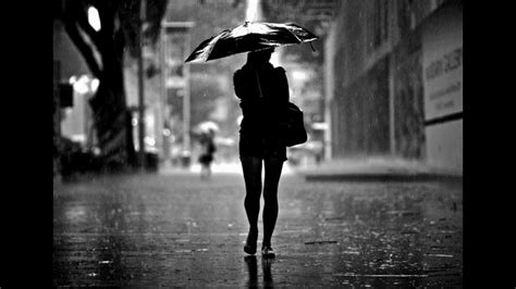 이성애 빗속을 걷는 여인 신동운 작사 이일수 작곡 1976 Youtube