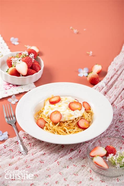 สปาเกตตีแพนเค้กเส้นครีมสตรอว์เบอร์รี หวานอร่อยหน้าตาเก๋ไม่ซ้ำใคร Gourmet And Cuisine Magazine