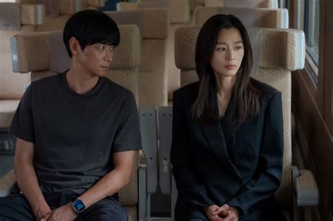 북극성 전지현·강동원 본격 어른 멜로 시작에 관심 집중