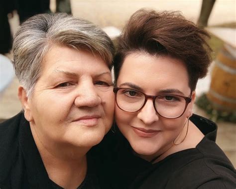 Upoznajte “babu” Koja Dnevno Nasmijava Više Od 45000 Pratitelja