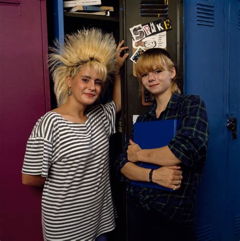 Liz Christine Friendship Degrassi Wiki Fandom