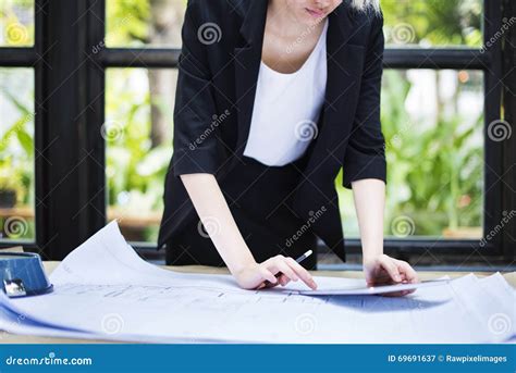 Businesswoman Thinking Planning Strategy Working Plan Concept Stock Image Image Of Ideas