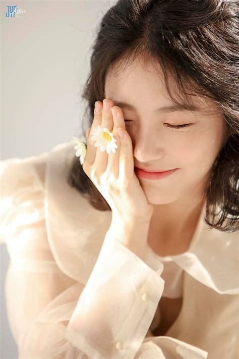 Hi Ye Eun ️😊 นิตยสาร Star 1 Shin Ye Eun 신예은 Thailand