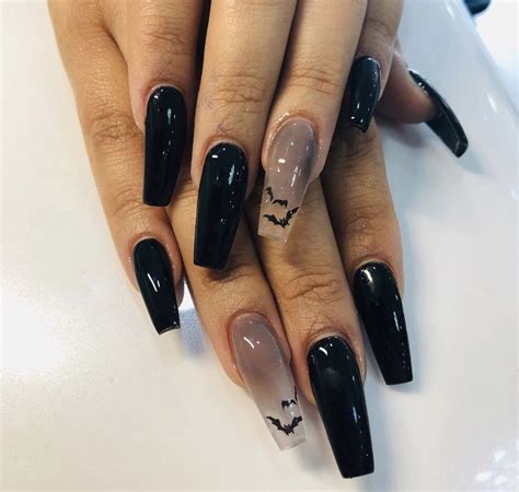 Pin By Sloan Walker On Nailsss Halloween Acrylic Nails Black