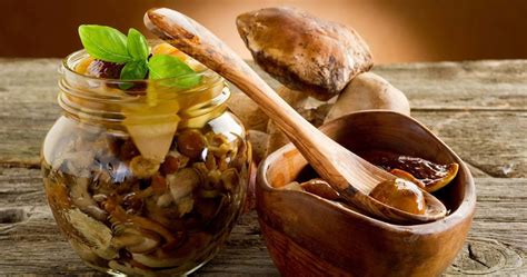 Маринованные маслята – 6 рецептов на зиму