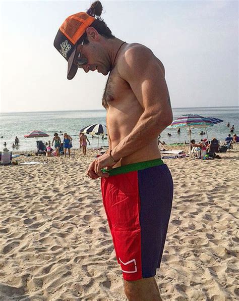 Jesse Bradford Lichaam My New Plaid Pants Which Is Hotter